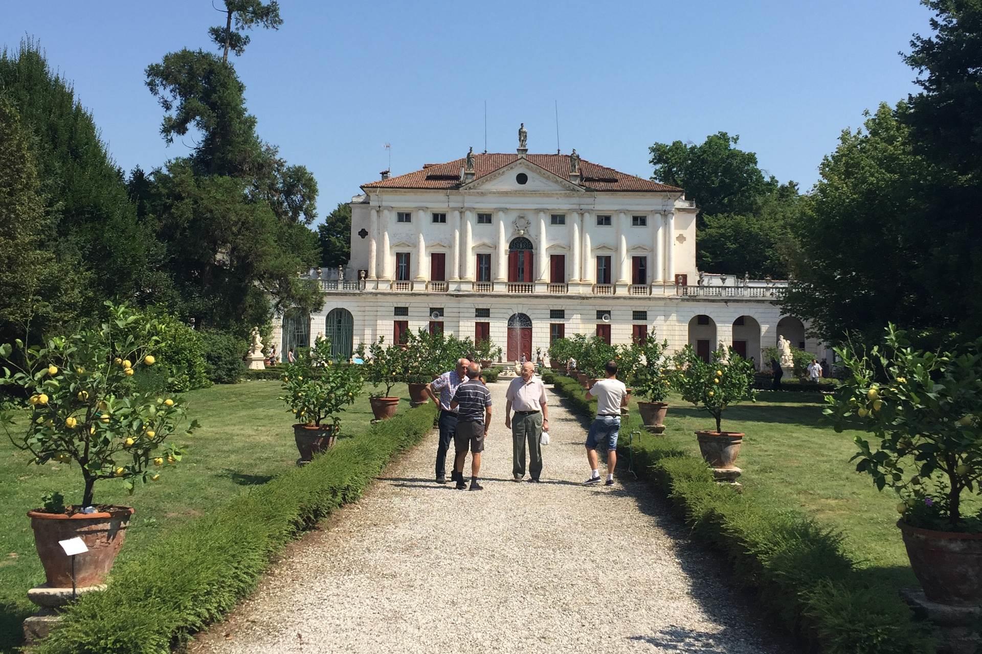 Villa Ca' Marcello, organize your spring visit